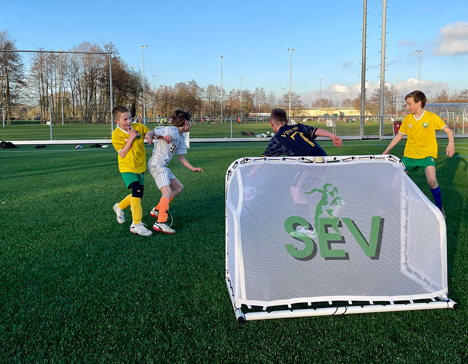 Kom en doe mee: SEV Voetbal zet deuren open tijdens Open Jeugdtraining ...